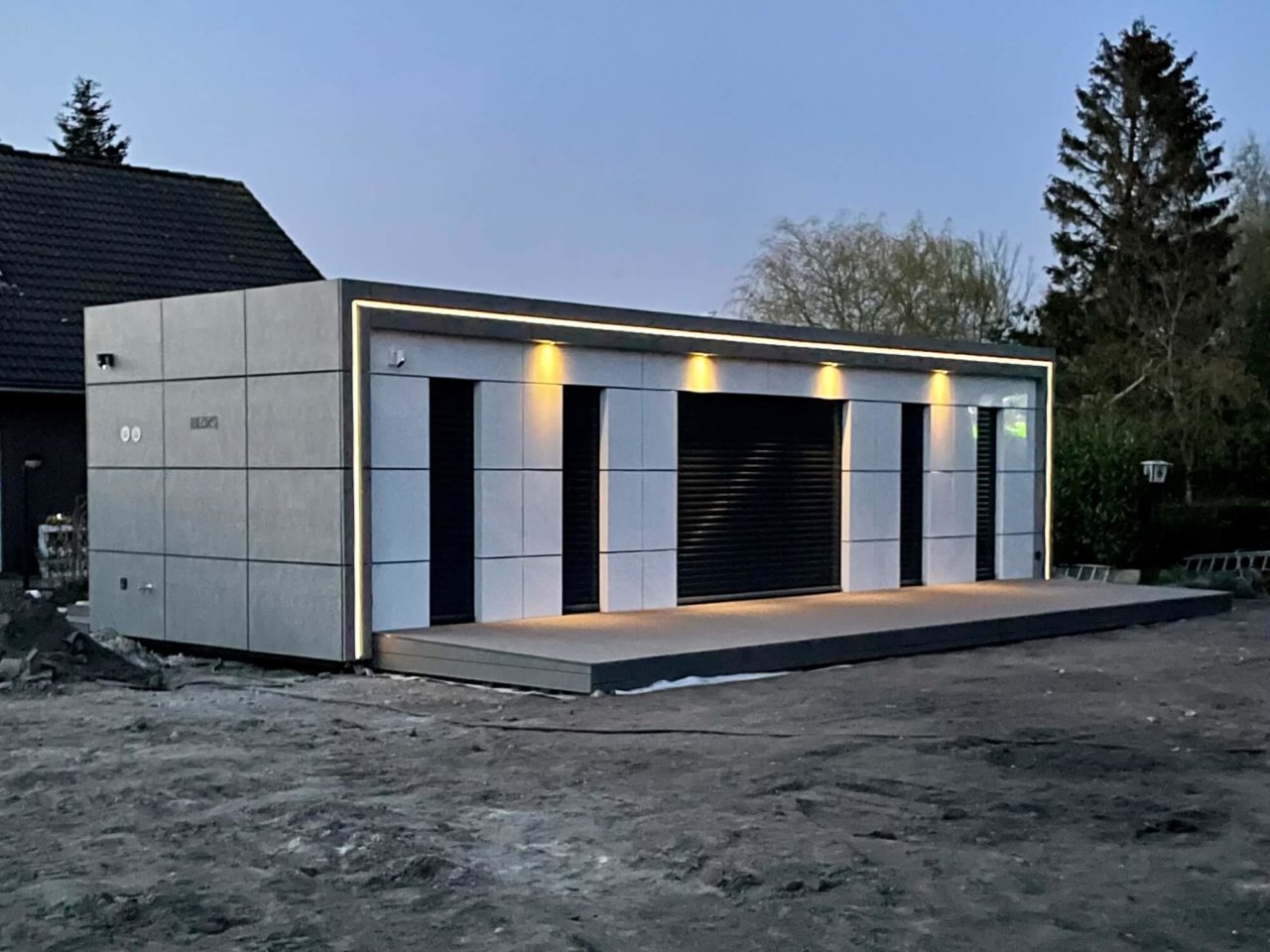 BLOXS - Premium modular houses to go in solid wood construction