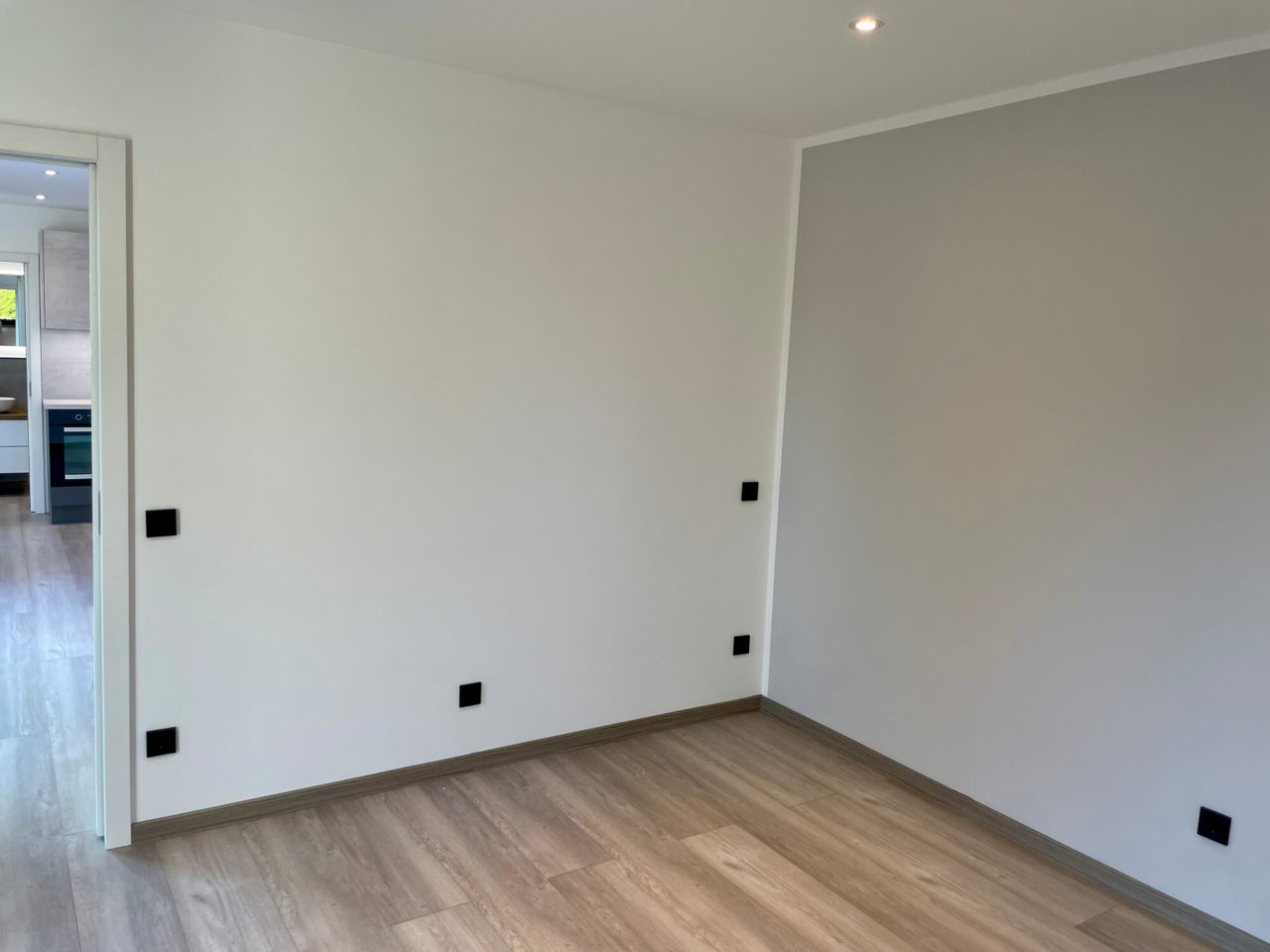 BLOXS - Premium modular houses to go in solid wood construction